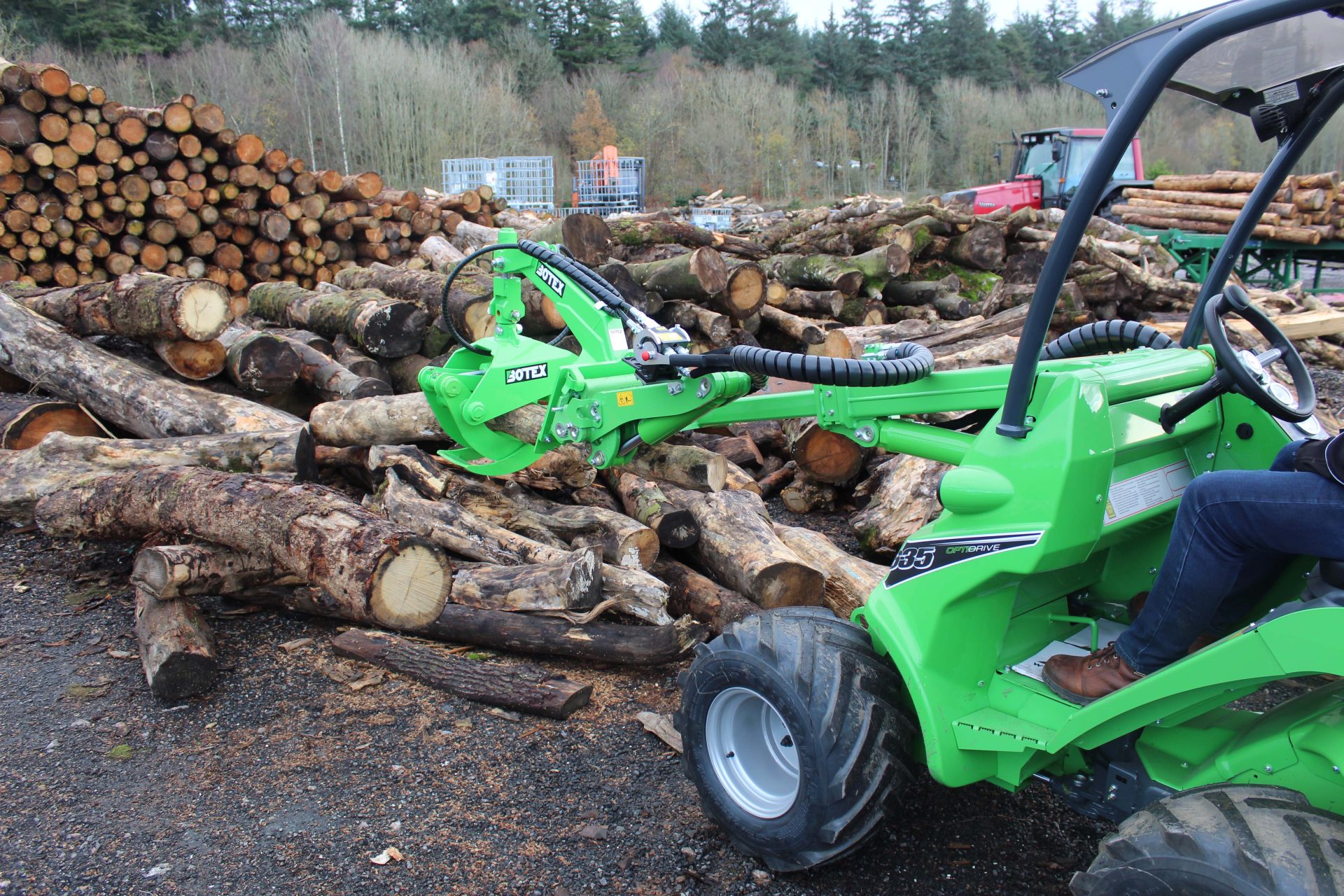 Botex Timber Grapple with Logging Plate - AVANT fit | Jas P Wilson