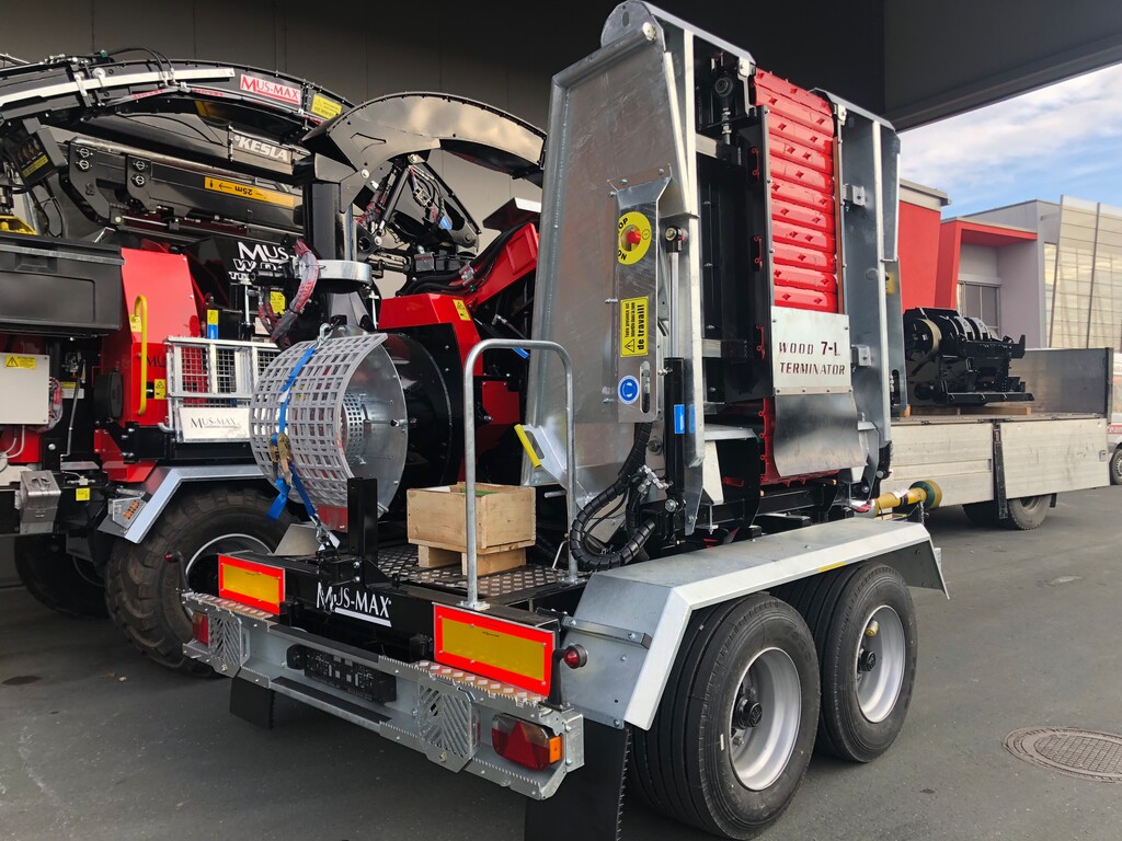 Mus-Max Crane Feed PTO Wood Chippers | Jas P Wilson