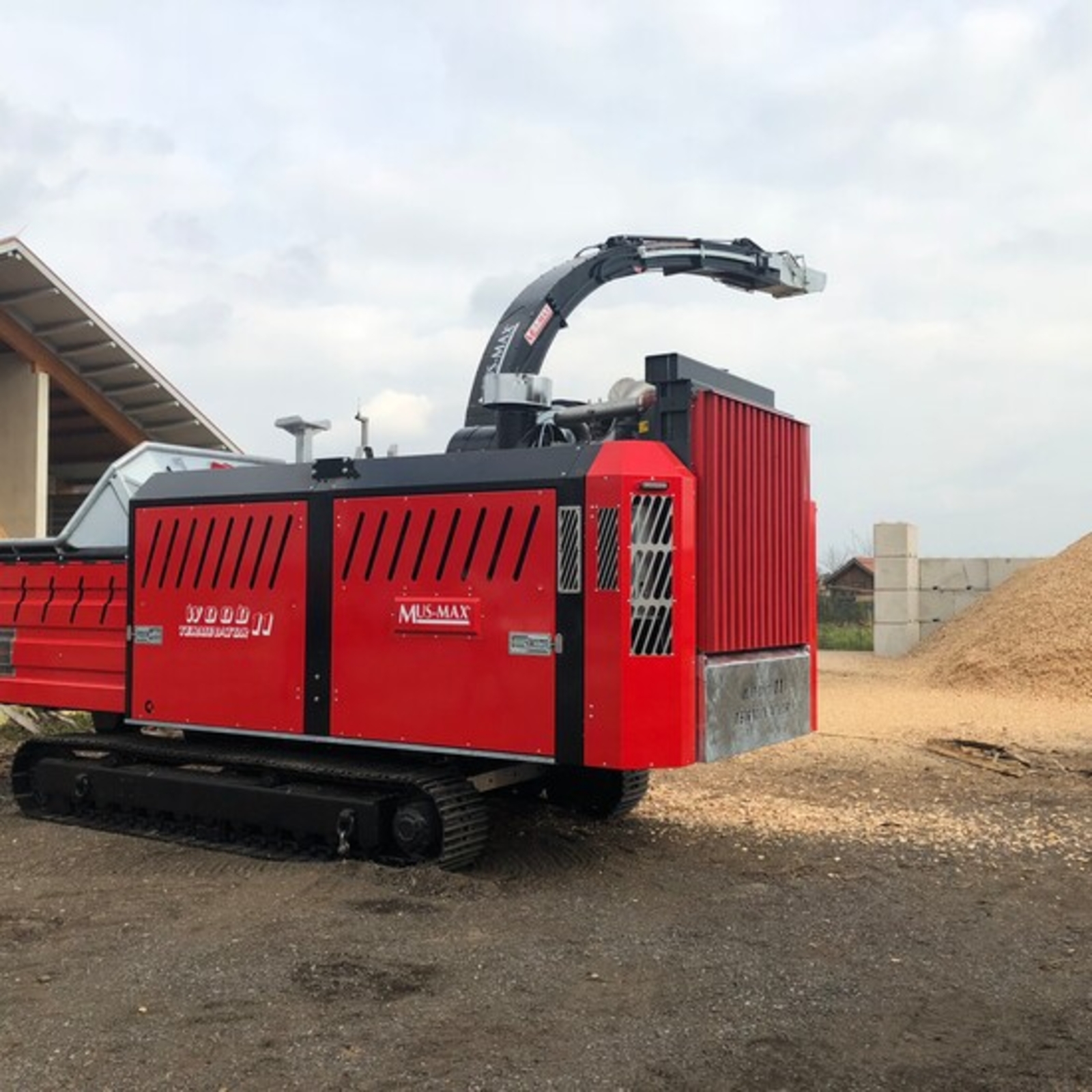 Mus-Max Tracked Diesel Engine Wood Chippers | Jas P Wilson